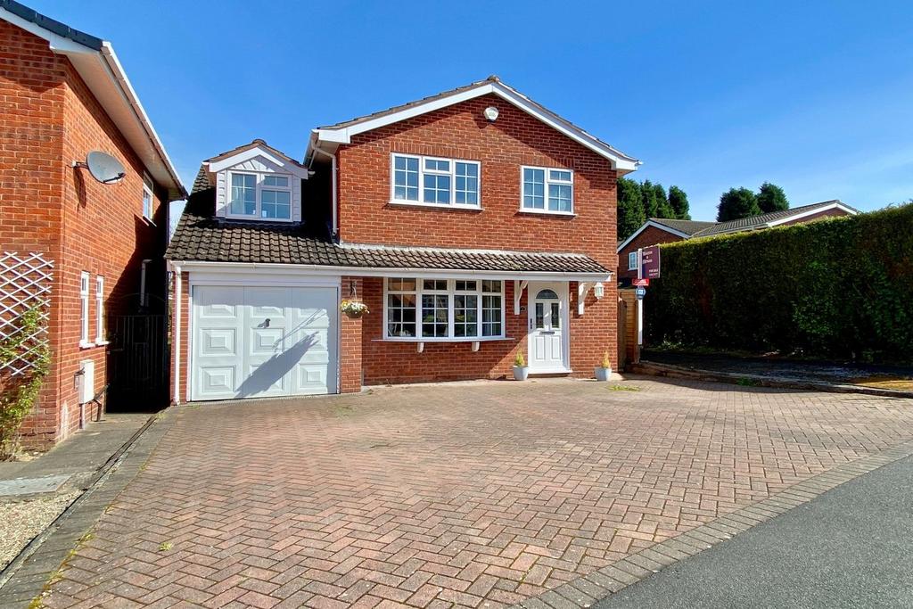 Waterlaide Road, Hartlebury... 3 bed detached house - £380,000