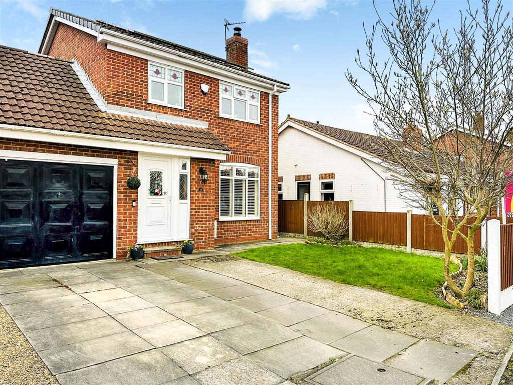 Manor Close, Hemingbrough, Selby 3 bed detached house for sale - £250,000
