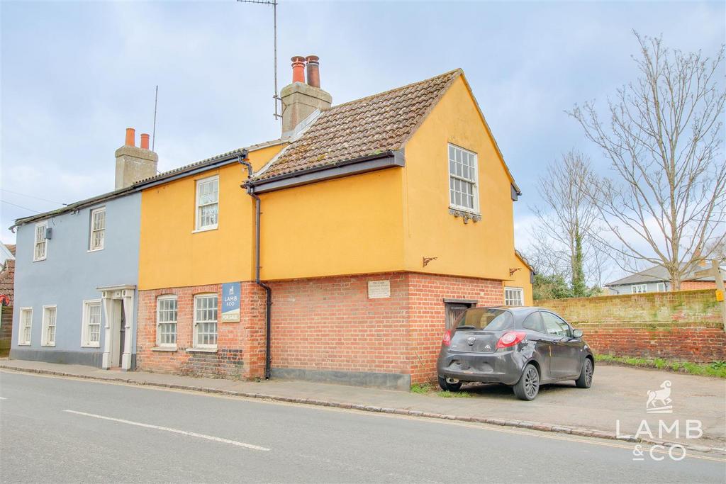 Colchester Road, Clacton-On-Sea CO16 2 bed semi-detached house - £250,000
