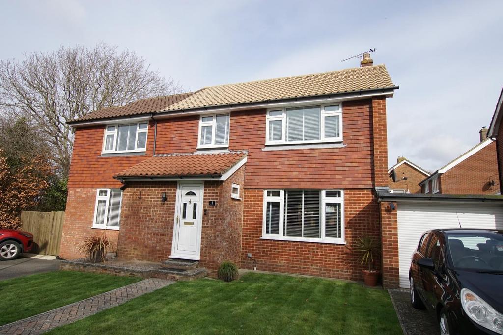 Winchester Way, Eastbourne BN22 4 bed detached house - £500,000