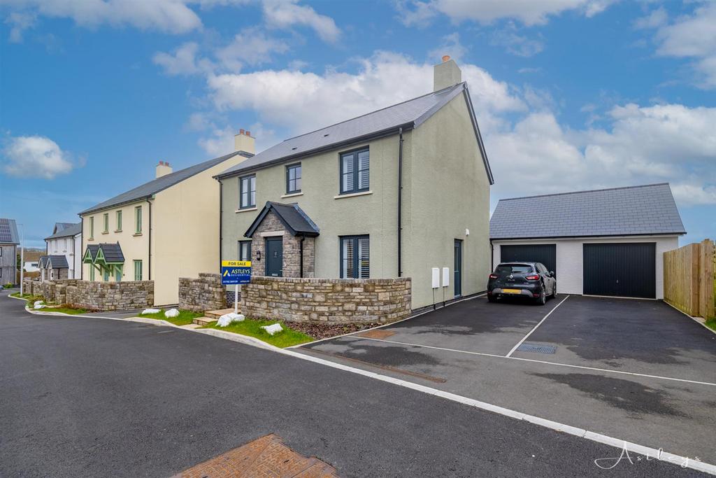 Parc Llydan, Pennard, Swansea 4 bed detached house - £500,000