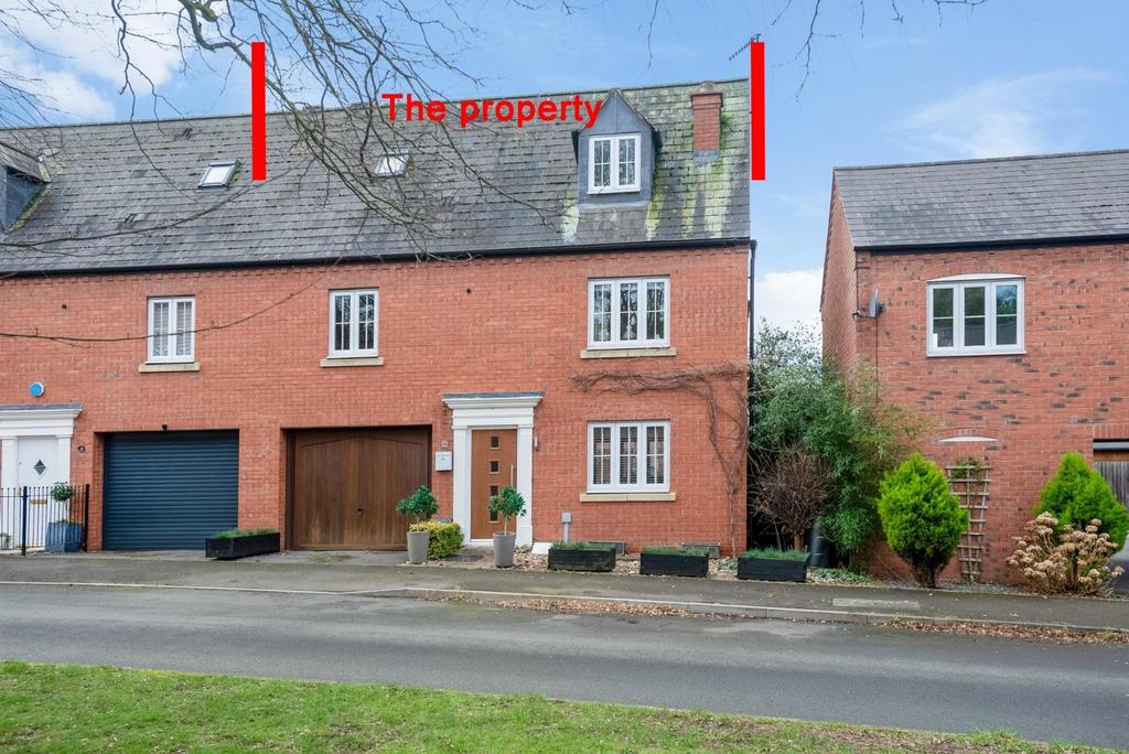 Longfellow Road, Stratford-upon-Avon 4 bed semi-detached house - £445,000