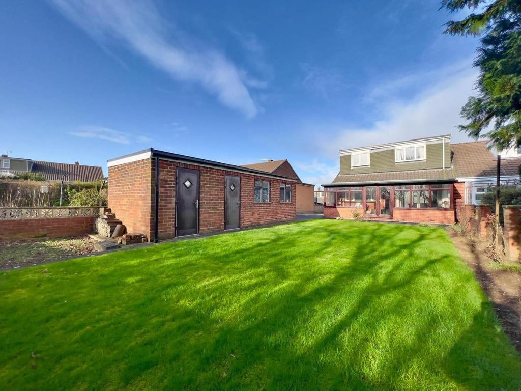 Moorland Crescent, Staincross, Barnsley 3 bed semi-detached bungalow ...