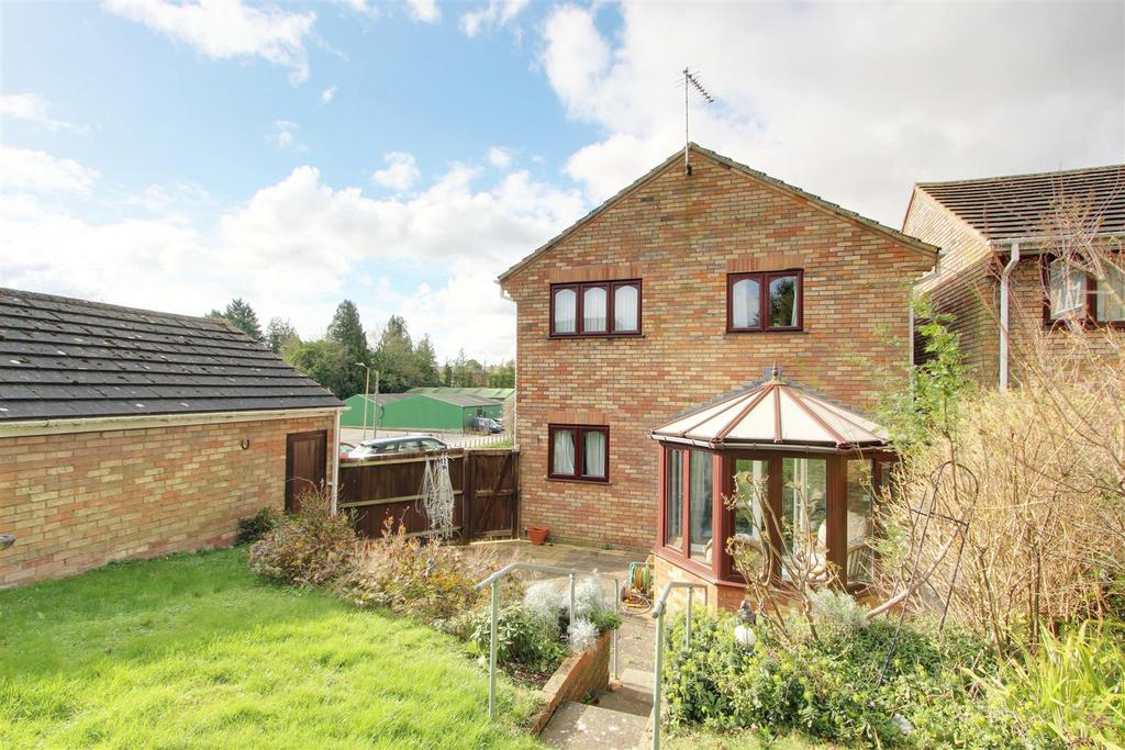Brook Street, Tring 3 bed detached house - £450,000