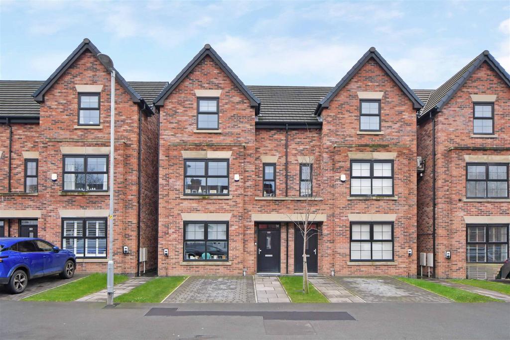Lansdowne Road, Monton, Manchester 4 bed semi-detached house for sale ...