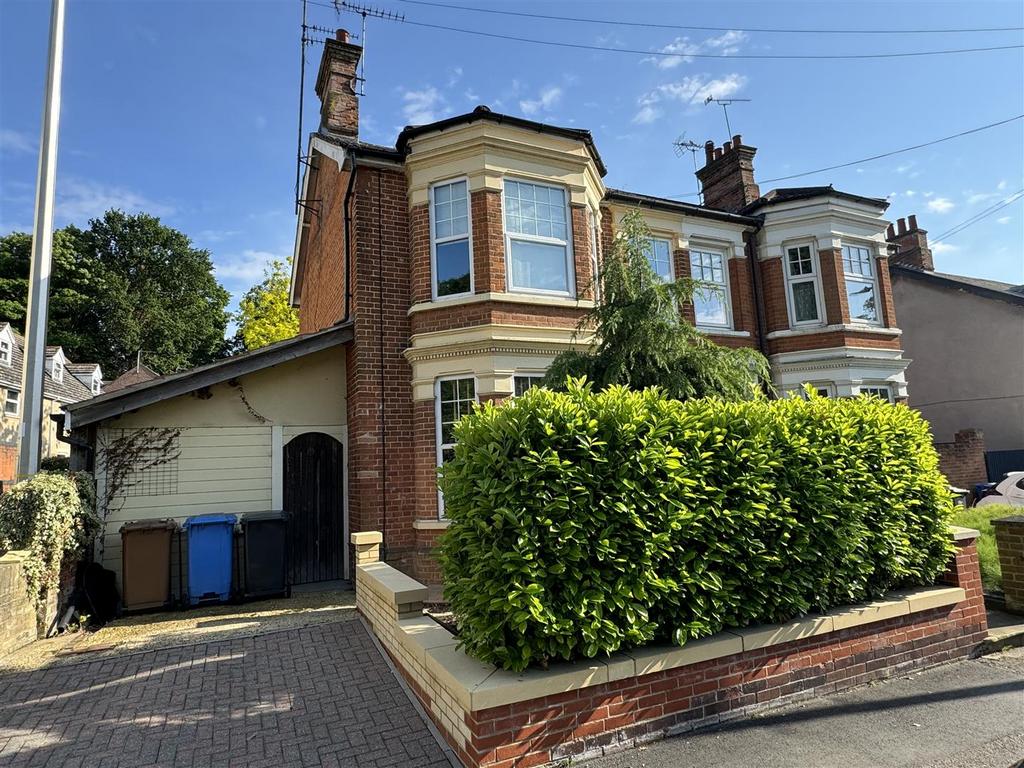 Spring Road, Ipswich IP4 2 bed semi-detached house - £300,000