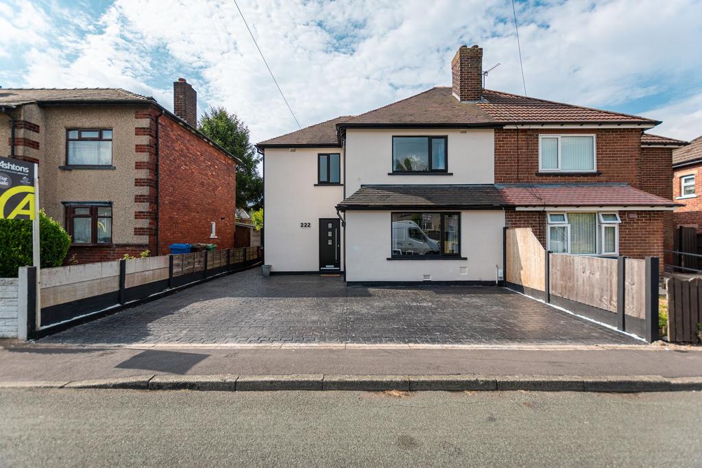 Car Bank Street, Manchester M46 3 bed semi-detached house - £230,000