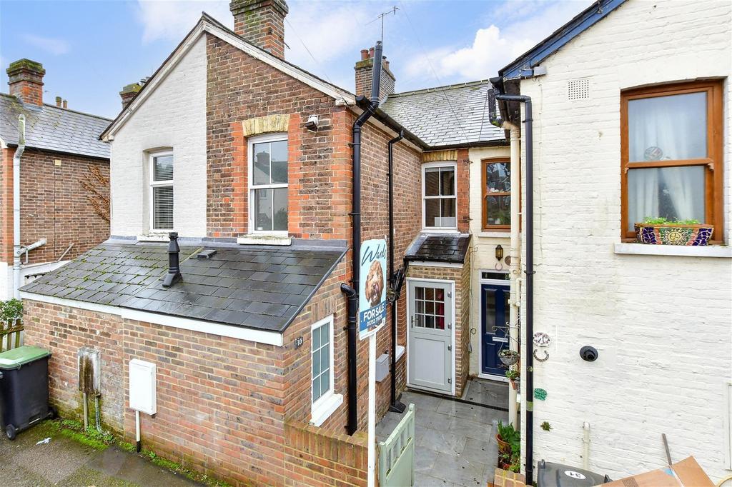 Hawden Road, Tonbridge, Kent 2 bed terraced house - £425,000
