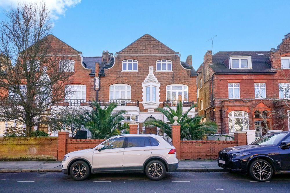 NW6 1 bed flat - £1,898 pcm (£438 pw)
