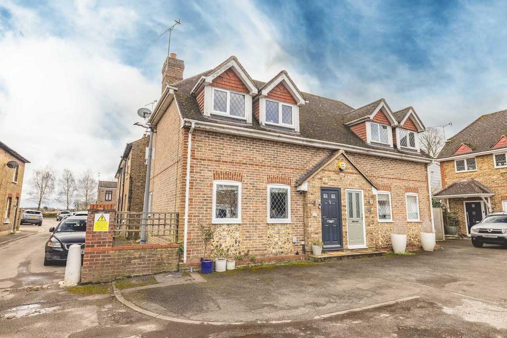 Datchet Place, Datchet SL3 2 bed semi-detached house for sale - £425,000
