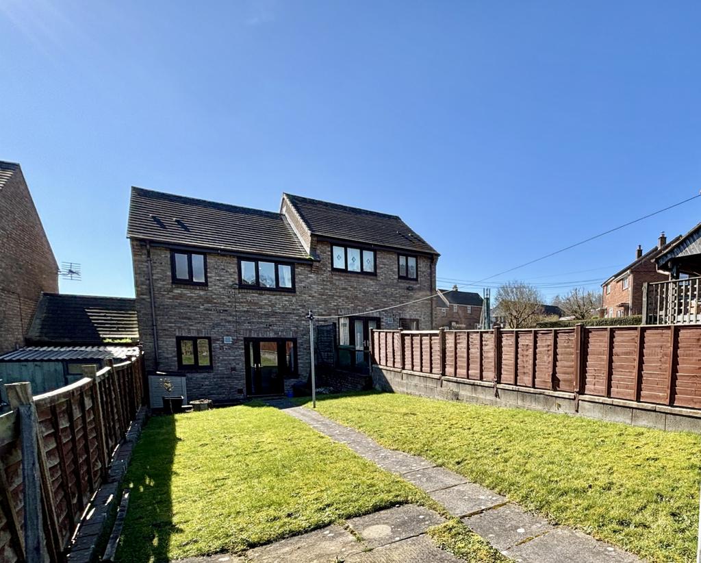 Yorkley, Gloucestershire, GL15 4SR 3 bed semi-detached house - £244,000