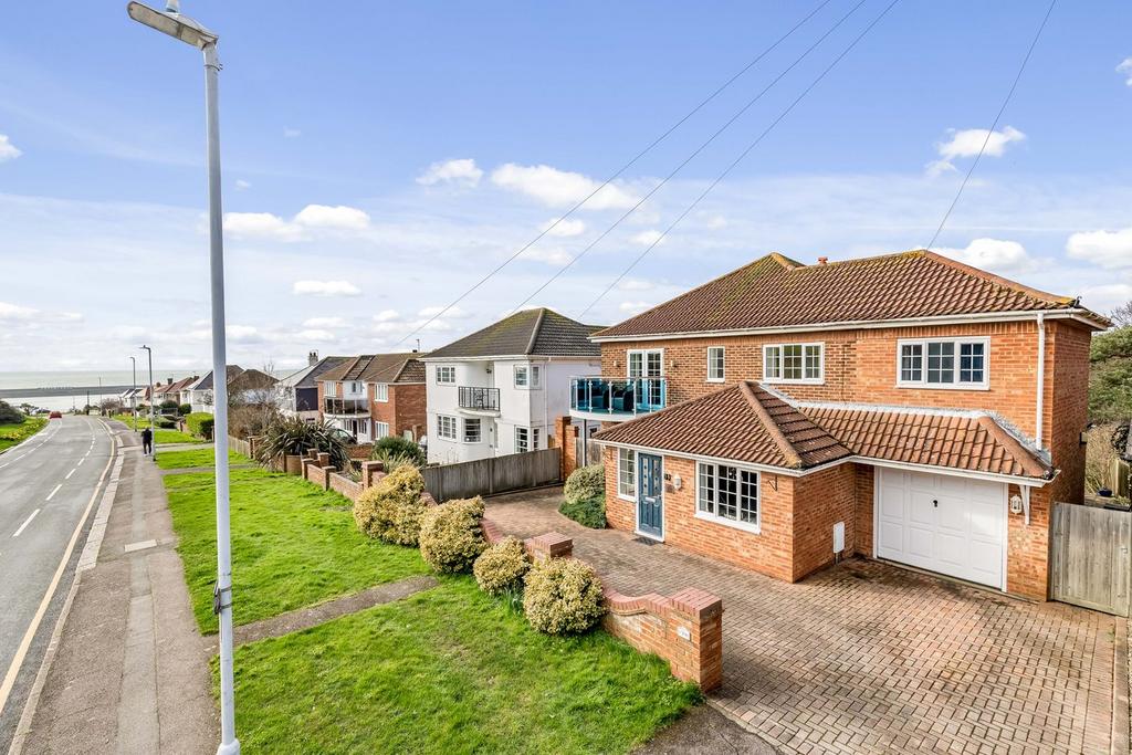 Wear Bay Road, Folkestone, CT19 4 bed detached house for sale - £800,000