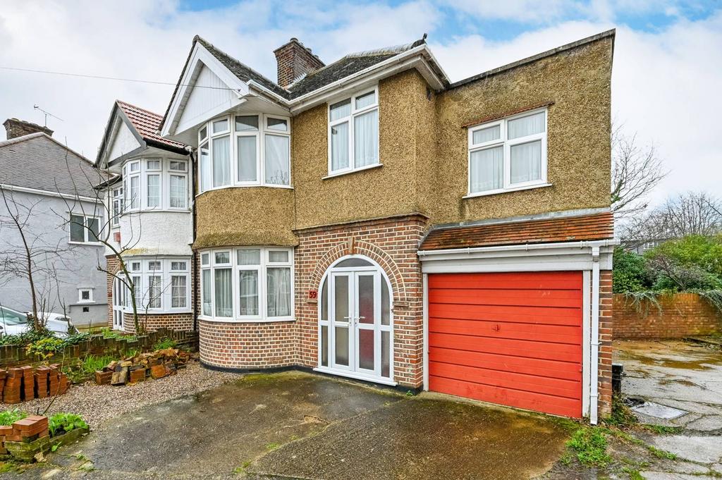Nelson Gardens Hounslow Tw3 4 Bed Semi Detached House For Sale £650 000