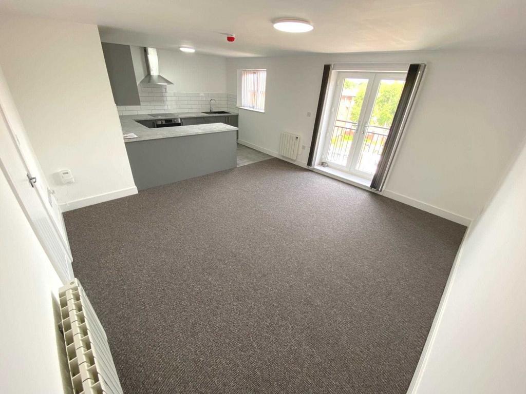 Station Street, Walsall WS3 2 bed flat - £875 pcm (£202 pw)