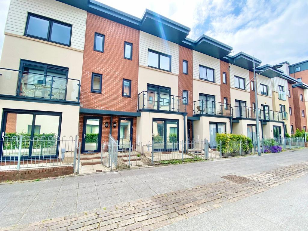Millennium Walk, Newport NP19 4 bed terraced house - £300,000