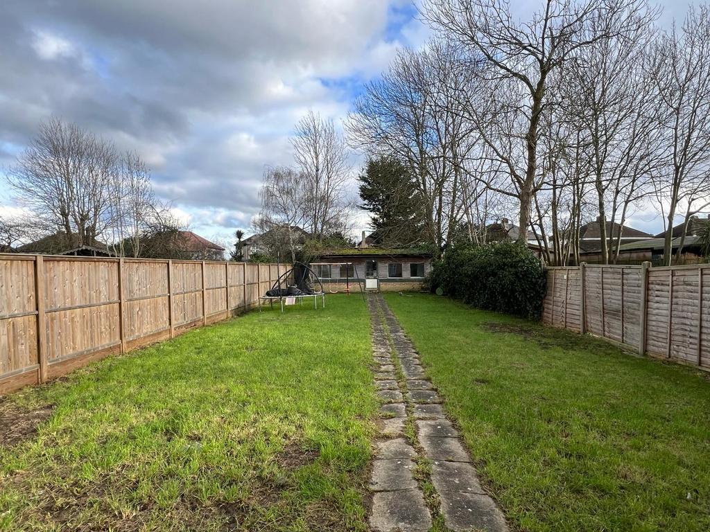 Court Road, Eltham, SE9 House share - £800 pcm (£185 pw)