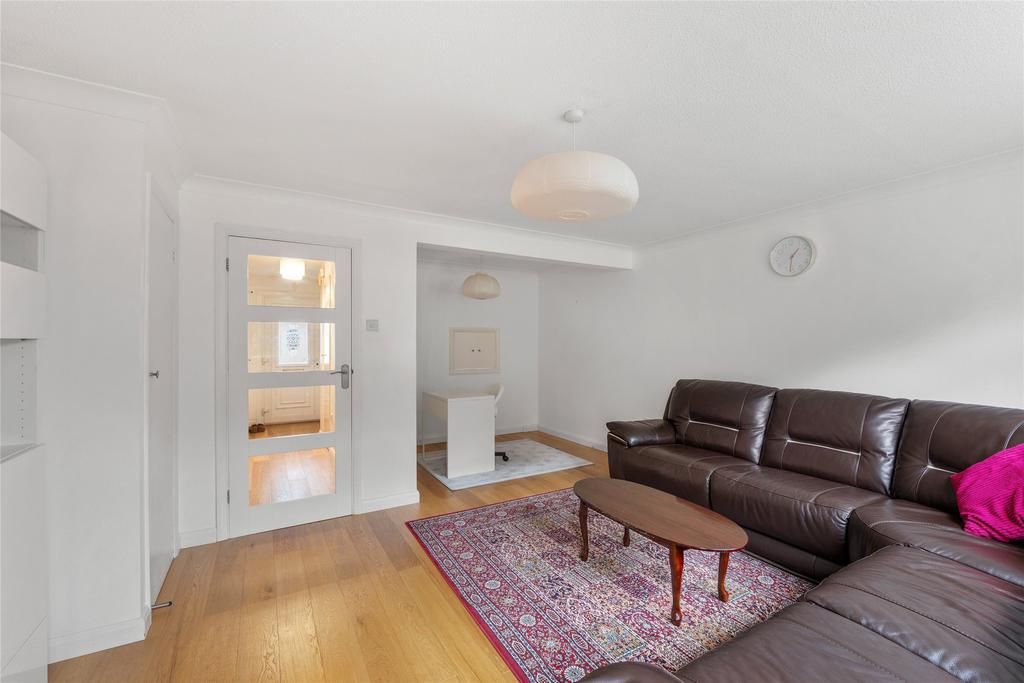 Saxon Way, Reigate, Surrey, RH2 3 bed terraced house - £515,000