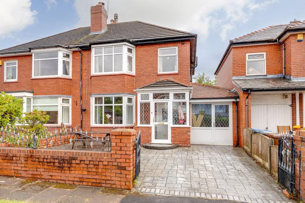 Orrell, Wigan WN5 3 bed semi-detached house - £250,000