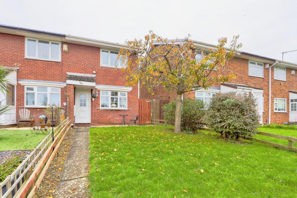 Meadowgate, Middlesbrough, TS6 2 bed end of terrace house - £125,000