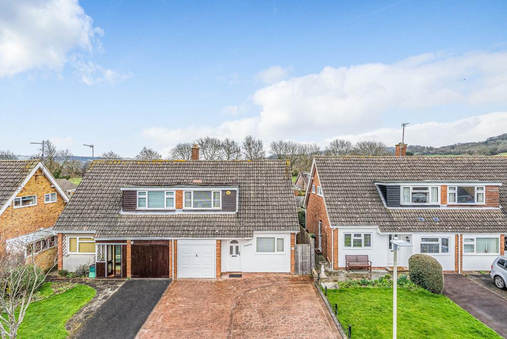 Southfield Rise Leckhampton 3 Bed Semi Detached House £395 000