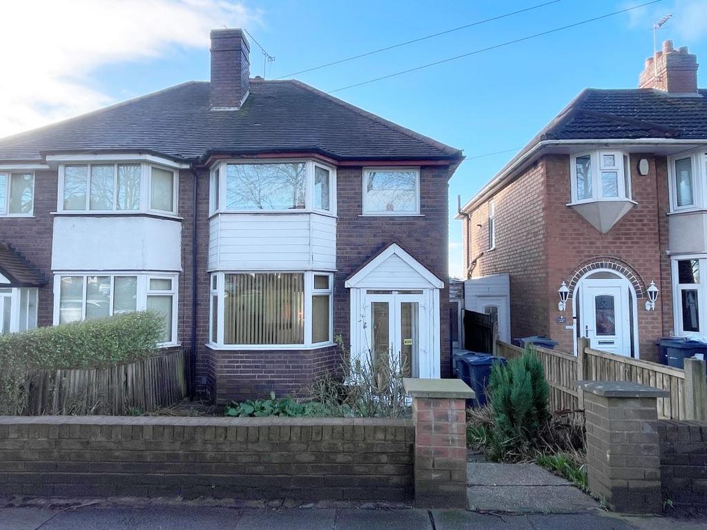 555 Kings Road, Great Barr... 3 bed semi-detached house - £39,000