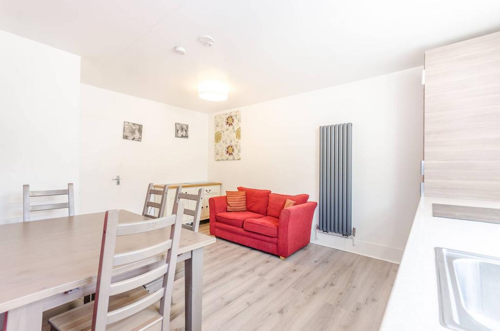 Westbeech Road, Turnpike Lane, N22, Turnpike Lane, London, N22 4 bed ...