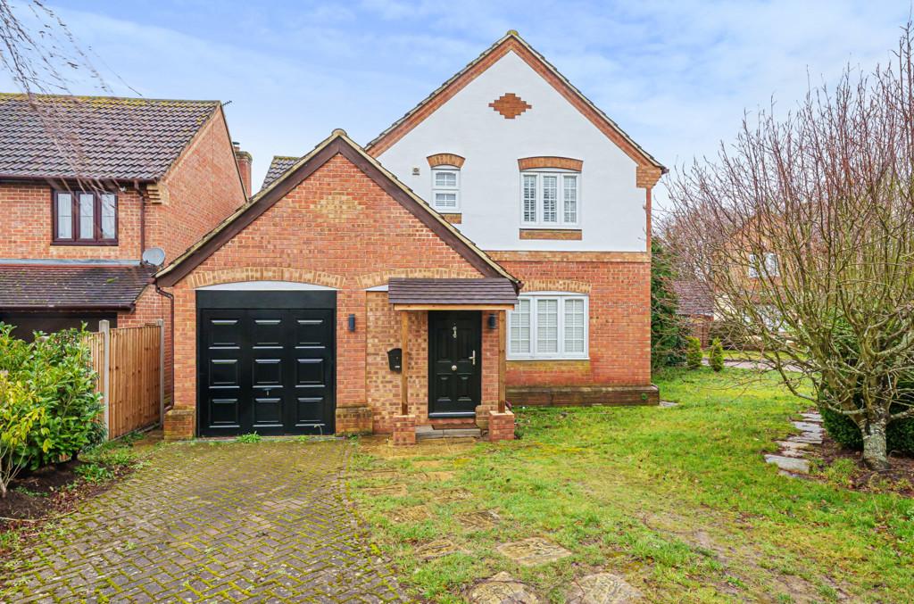 Dianthus Place, Winkfield Row, Bracknell 3 bed detached house - £650,000