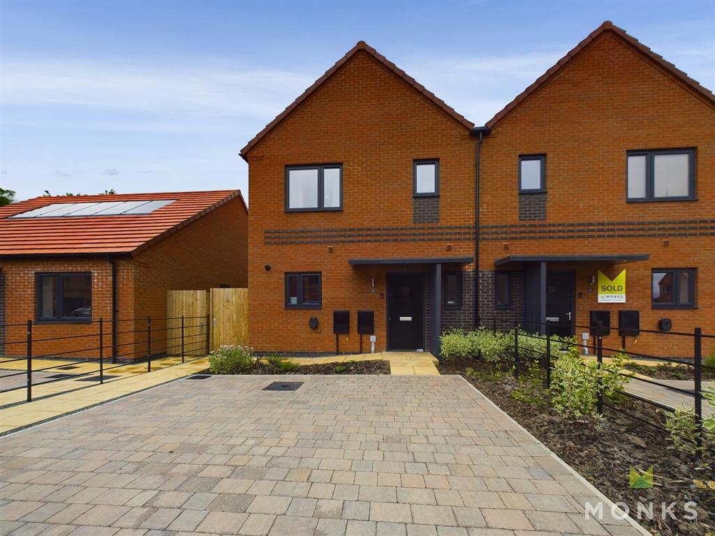 6 Miners Way, Ifton Green, St.... 3 bed semi-detached house - £257,500