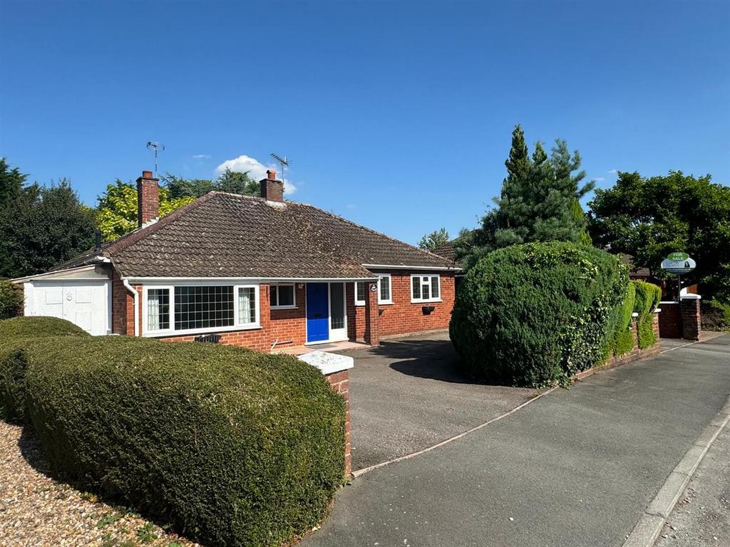 Colledge Close, Brinklow, Rugby 3 bed detached bungalow for sale - £400,000