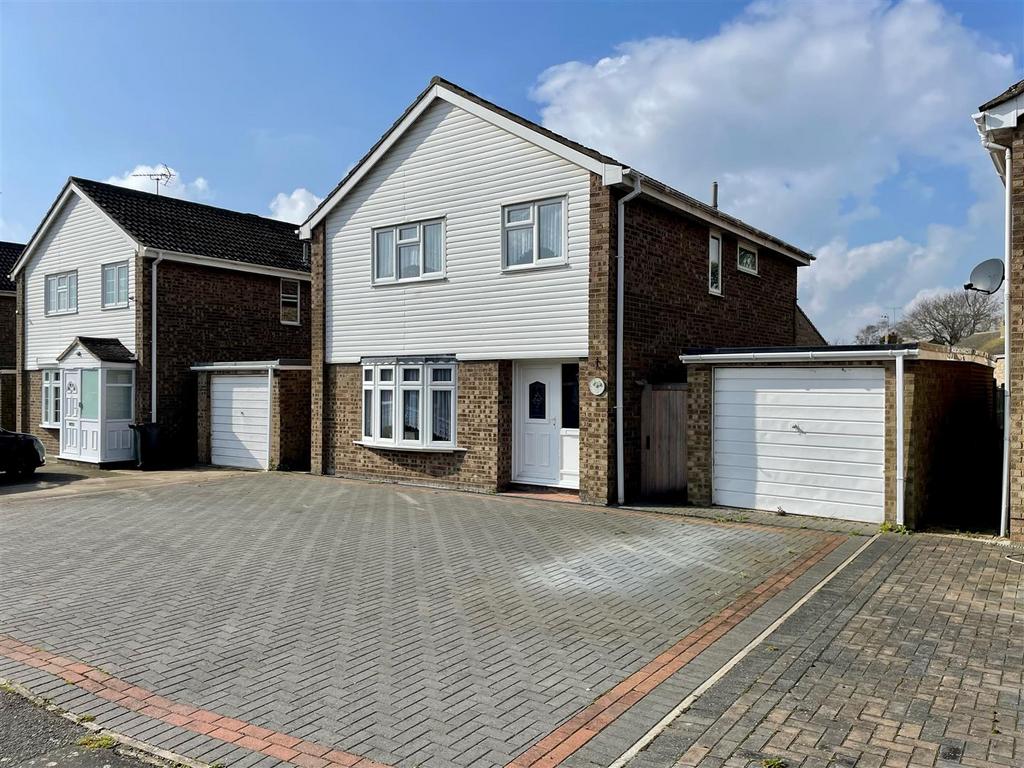 Russet Way, Burnham-On-Crouch 4 bed house for sale - £430,000