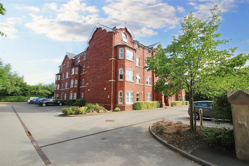 Broad Road, Sale 2 bed apartment - £235,000