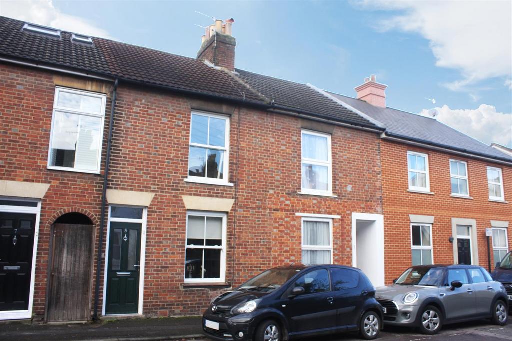 Dews Road, Salisbury SP2 2 bed terraced house - £267,500
