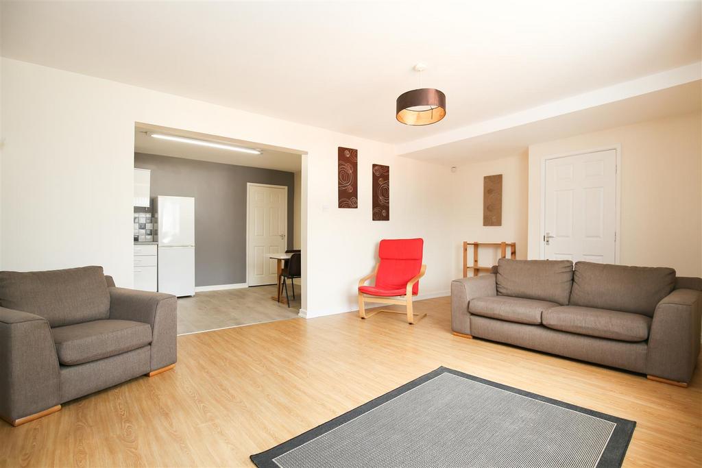 Spring Street, Newcastle Upon Tyne NE4 2 bed apartment - £900 pcm (£208 pw)