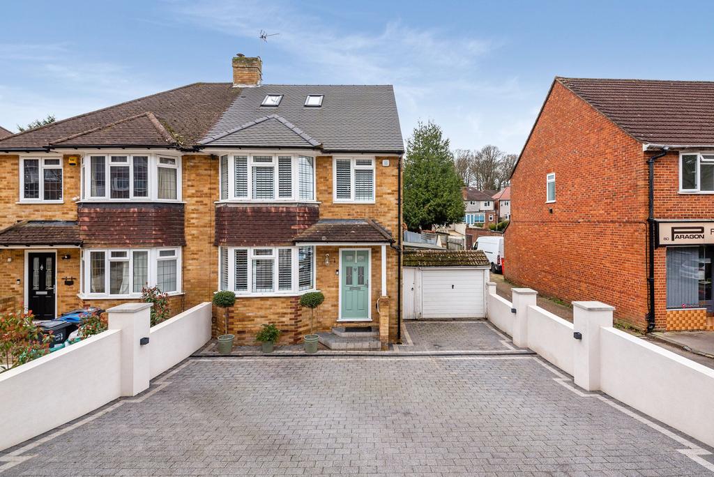 Chapel View, South Croydon, CR2 4 bed semi-detached house - £700,000