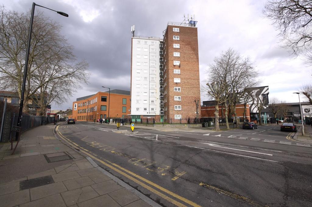 Green Point, Water Lane, London, E15 1 bed flat for sale - £260,000