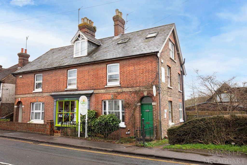 London Road, FOREST ROW RH18 3 bed maisonette - £275,000