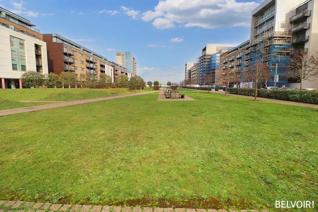 Ferry Court, Cardiff Bay, Cardiff, CF11 1 bed flat for sale - £125,000