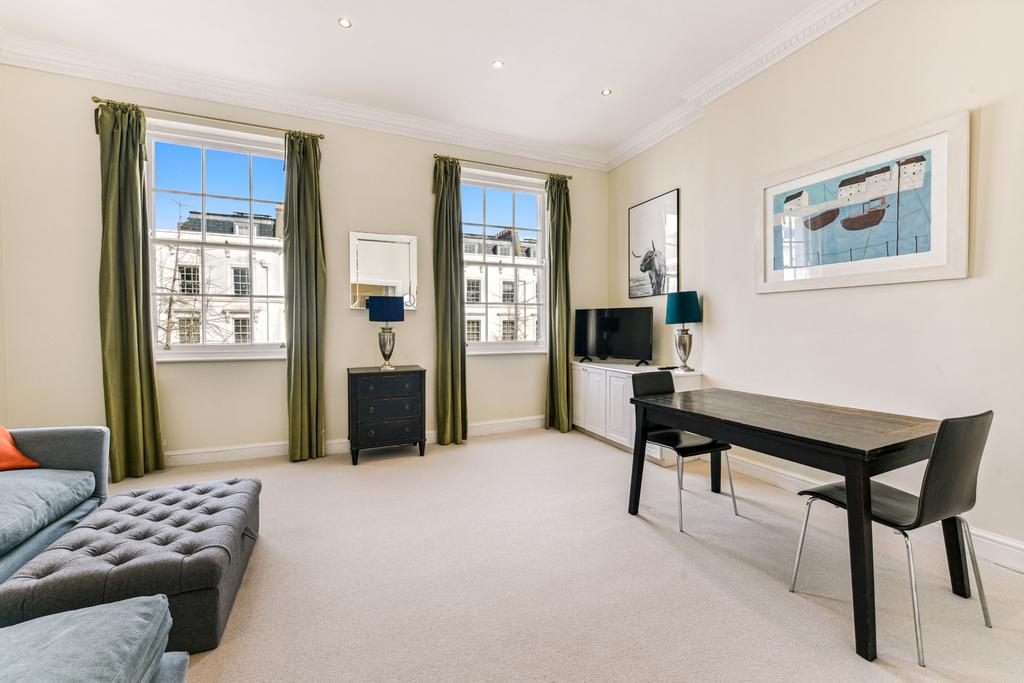 St Georges Drive, London, SW1V 2 bed flat - £925,000