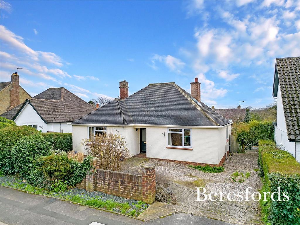 High Fields, Dunmow, CM6 2 bed bungalow - £535,000
