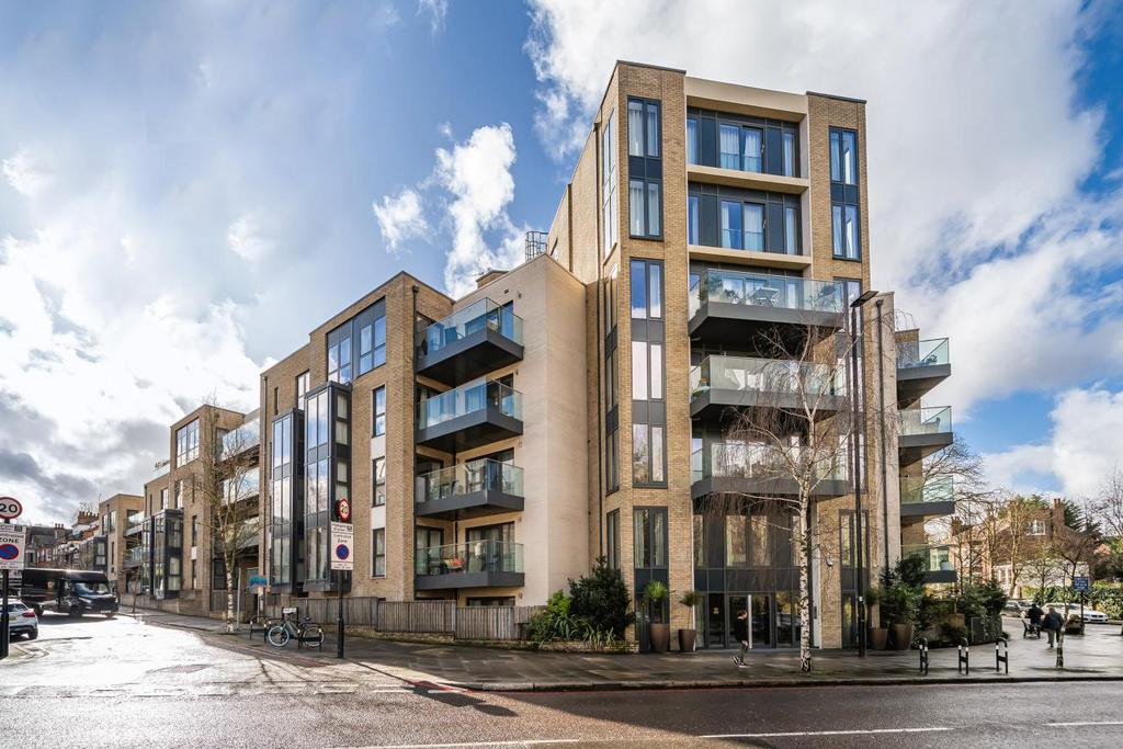 Archway Road, Highgate 2 bed flat - £775,000