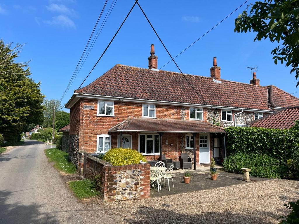 Badingham, Nr Framlingham, Suffolk 3 bed semi-detached house - £245,000