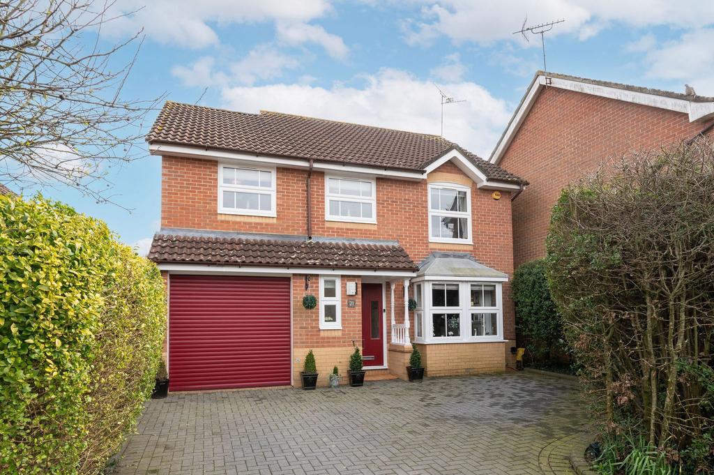 Earles Meadow, Horsham, RH12 4 bed property - £635,000