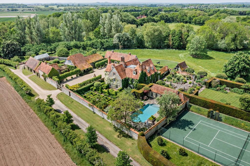 Rofford Lane, Oxford OX44 8 bed country house - £25,000 pcm (£5,769 pw)