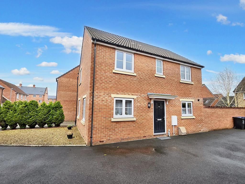 Barons Crescent, Trowbridge BA14 3 bed detached house - £325,000