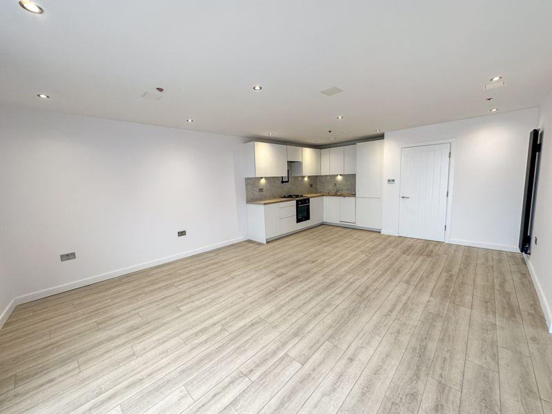 Hillman House, Farnham Road, Slough, SL2 1 bed flat to rent - £1,300 ...