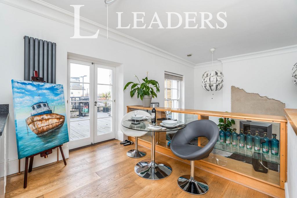 Union Castle House, Southampton 2 bed apartment - £1,800 pcm (£415 pw)