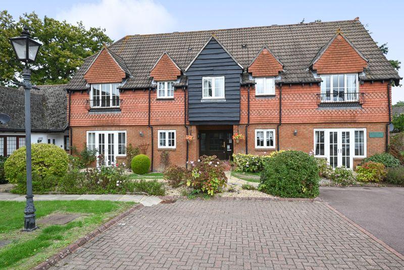 Park Lane, Reading RG31 1 bed flat - £125,000