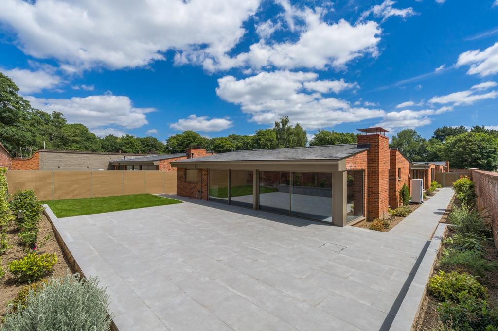 The Walled Garden, Cheapside Road... 3 bed bungalow - £1,950,000