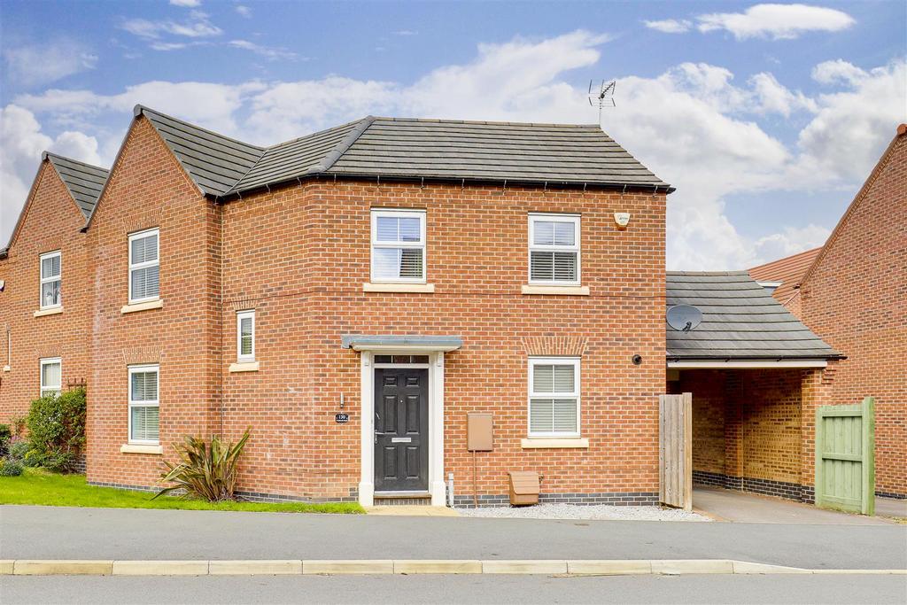 Kenbrook Road, Hucknall NG15 3 bed detached house - £265,000