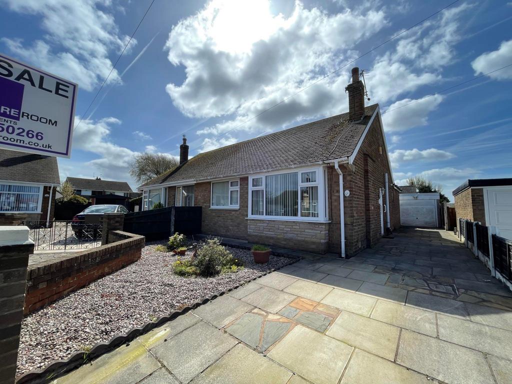 Beck Grove, Cleveleys FY5 2 bed bungalow - £155,000